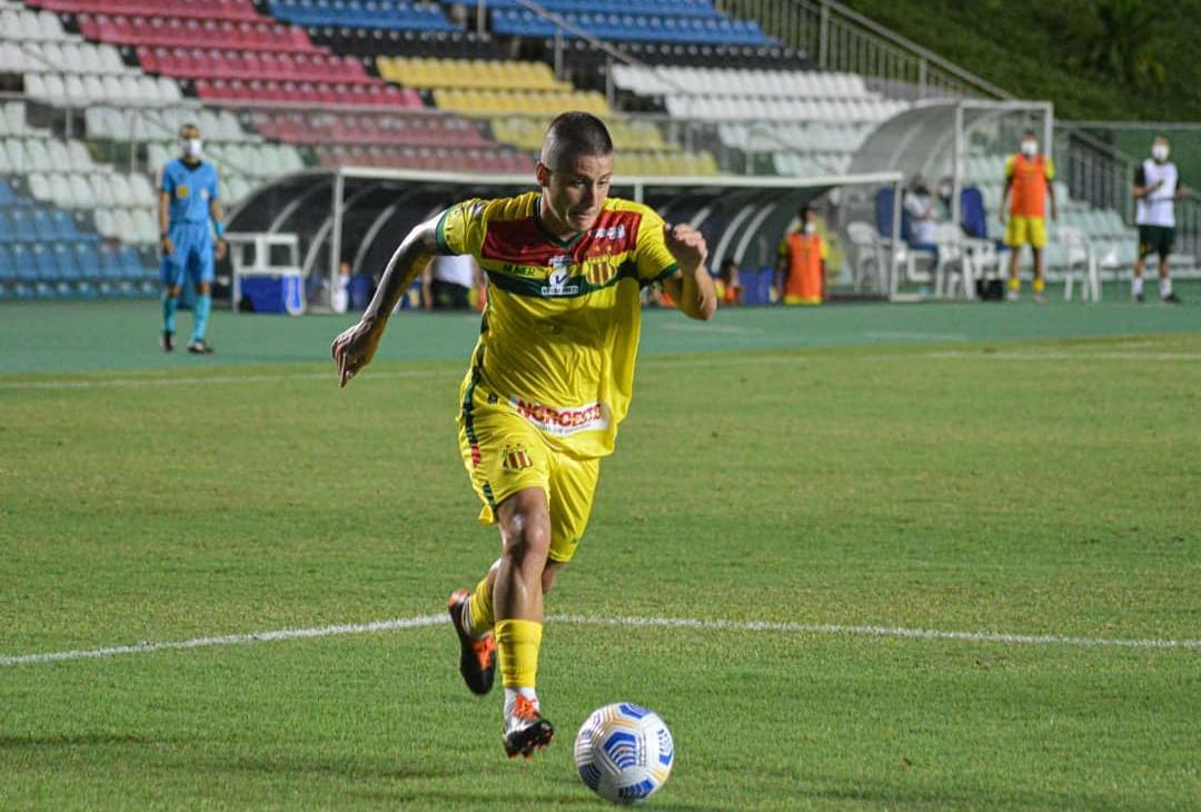 Meia Matheus Cassini anuncia saída do Sampaio Corrêa | O Imparcial
