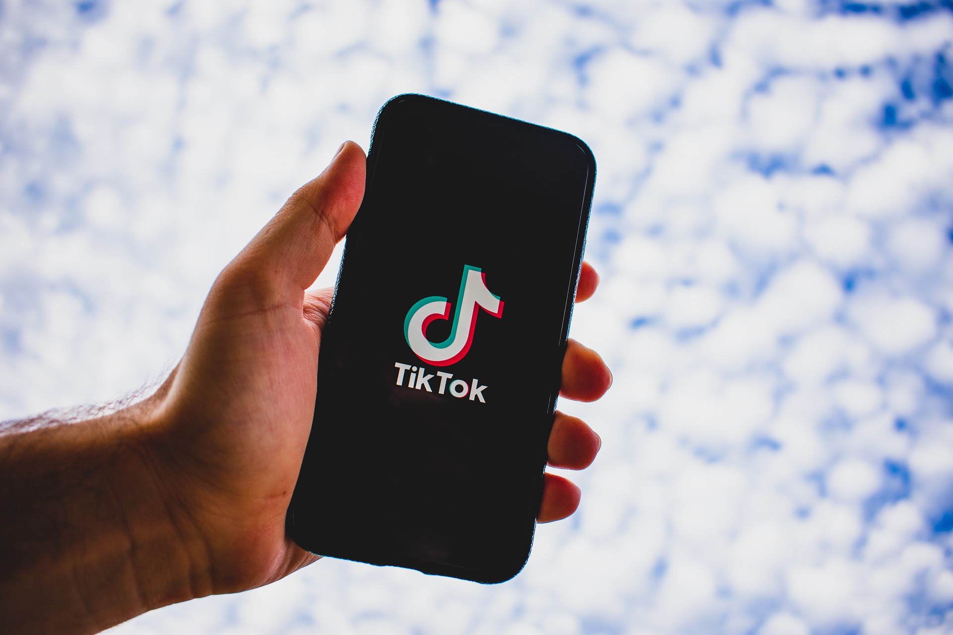 Justiça condena Tik Tok a pagar dano moral coletivo e individual | O ...